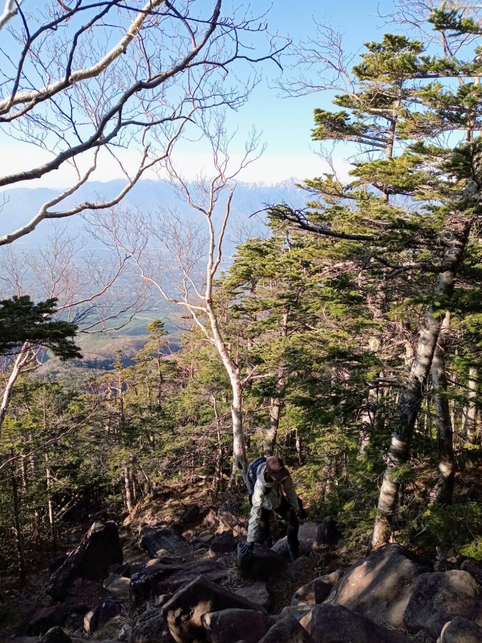 【八ヶ岳デビュー】編笠山(2,524m)→権現岳(2,715m)→三ツ頭(2,580m)周回コース | Happy Run